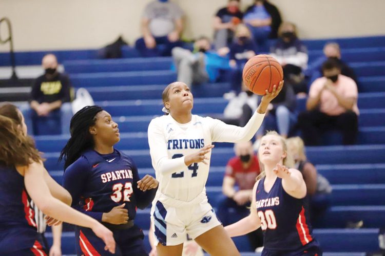 Iowa Central takes opener | News, Sports, Jobs - Messenger News